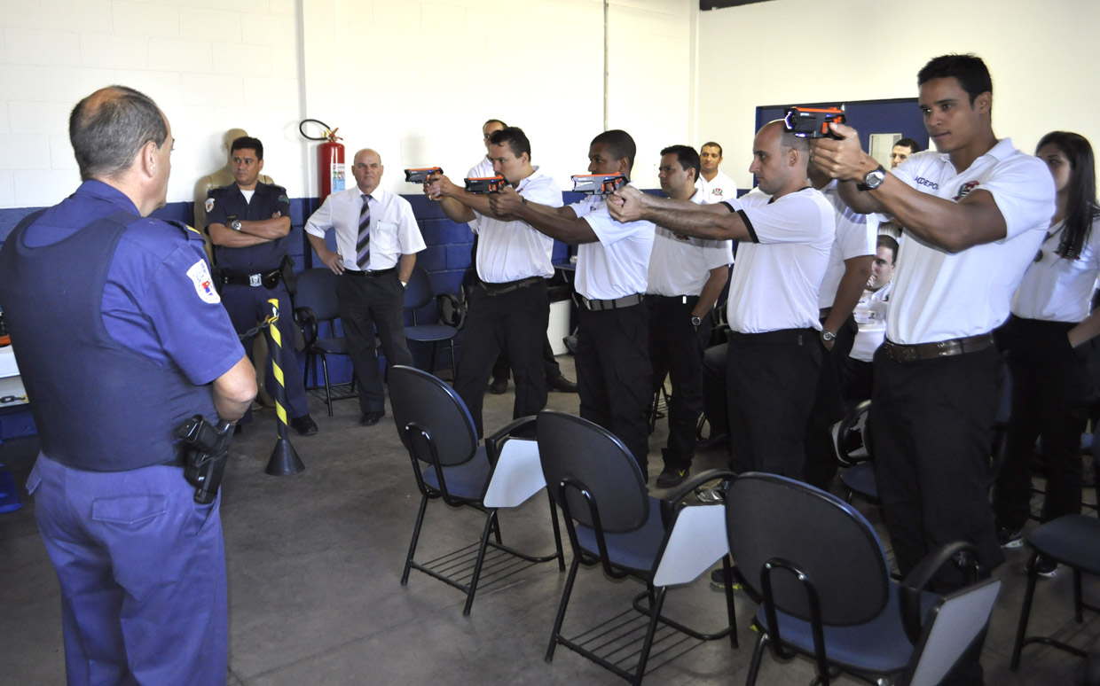 Alunos da Academia de Polícia Civil visitam Guarda Municipal | Notícias