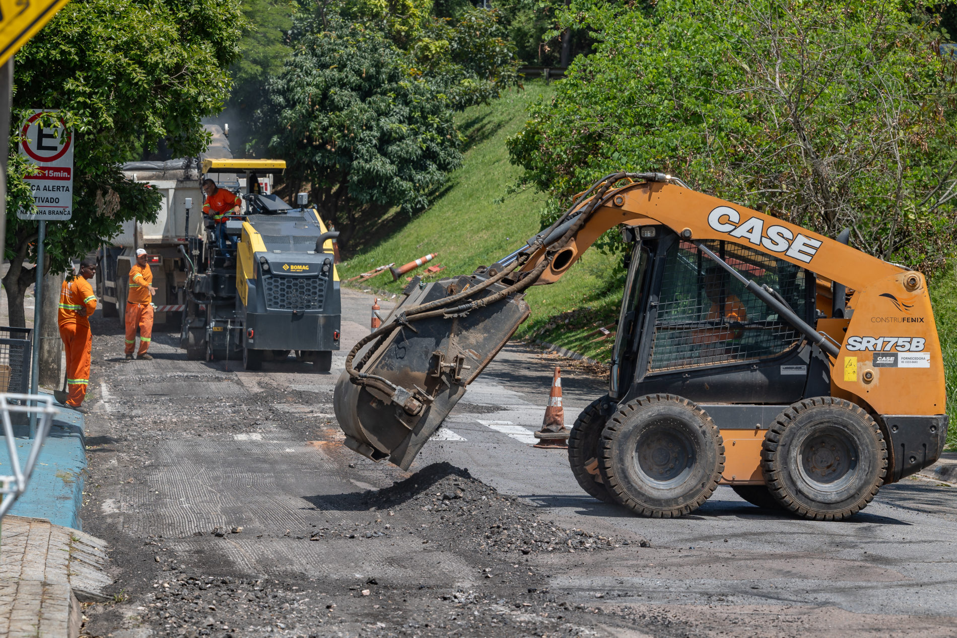 Prefeitura inicia recapeamento total das ruas Bonfiglio Beraldi e Dirceu Pereira da Silva, no ...